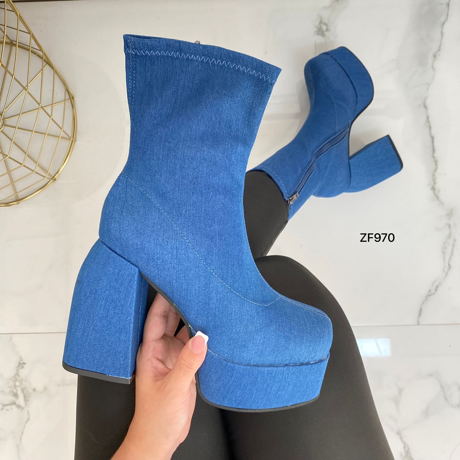 botin azul